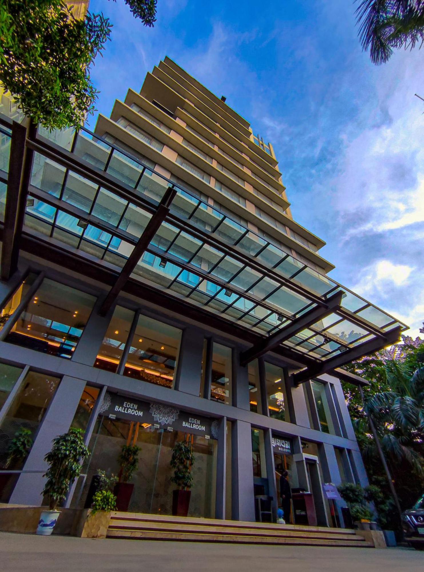 Amari Dhaka (Hotel) 5⋆ ··· Bangladesh ··· Great Deals from $192